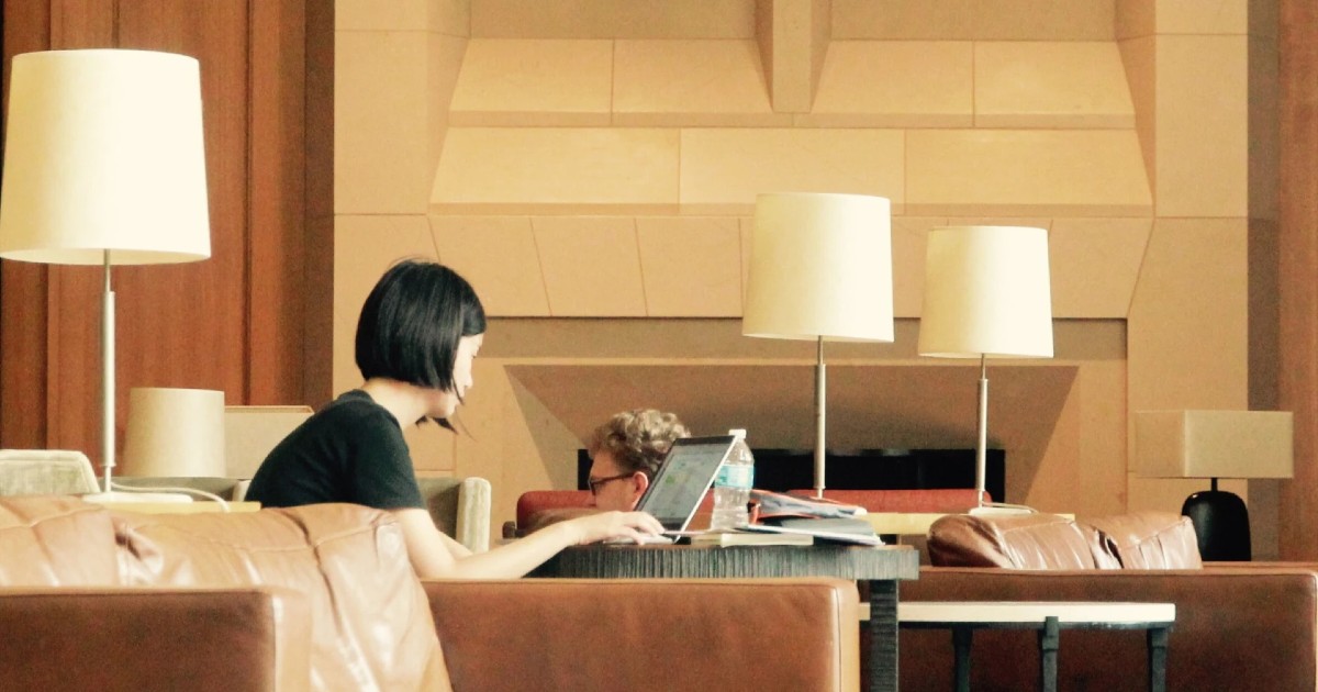 Overbooked Hotel: what does it mean and how to avoid it